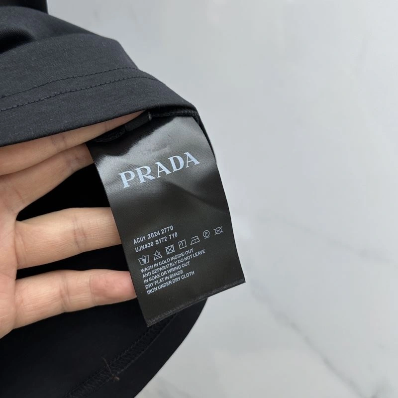 Low-cost Prada T-Shirts