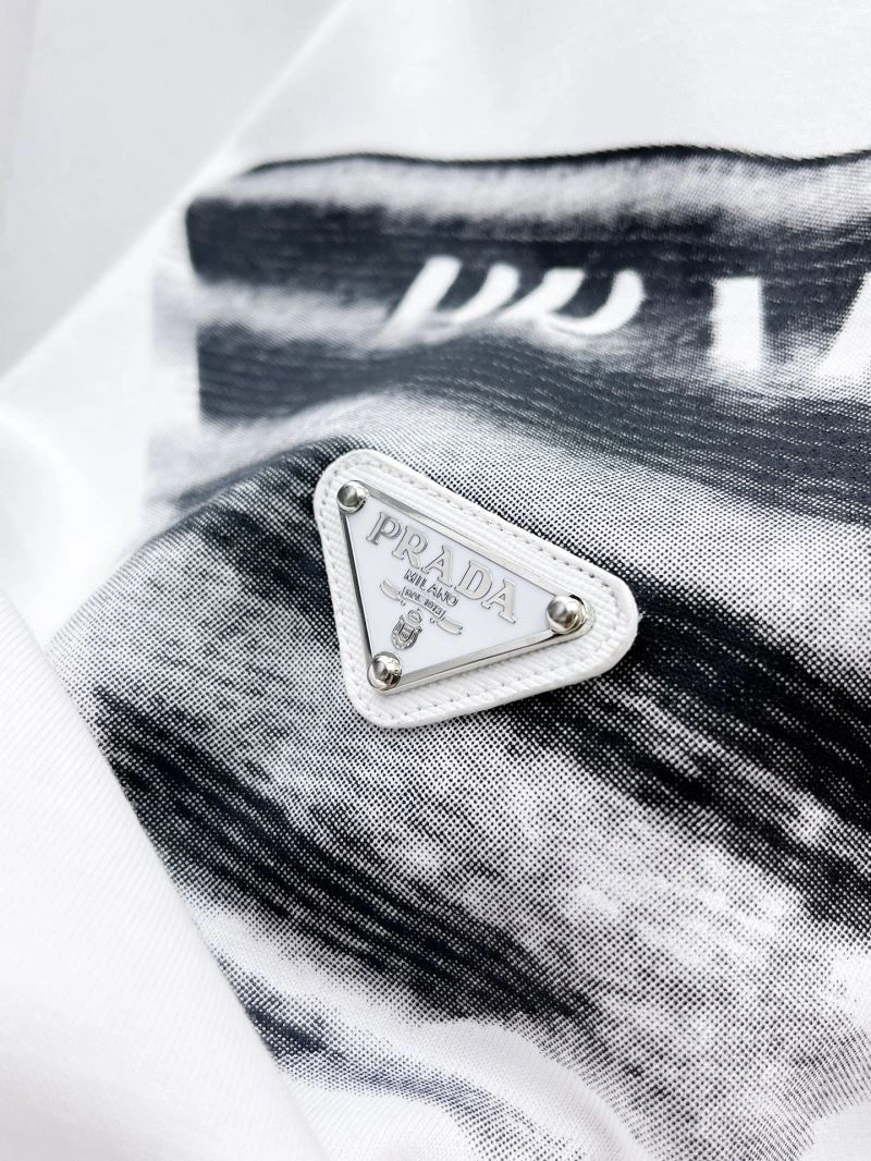 Affordable Prada T-Shirts