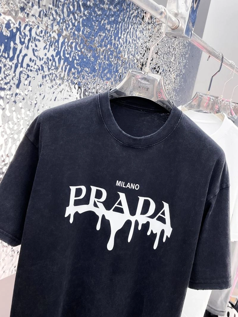 Low-cost Prada T-Shirts