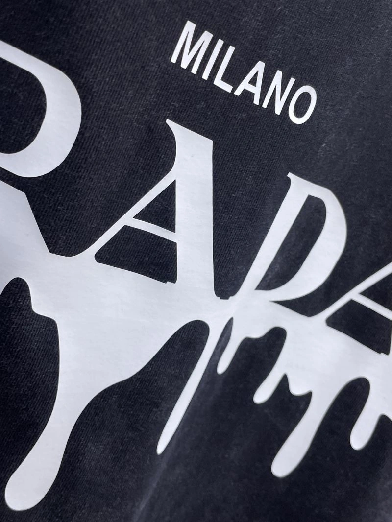 Low-cost Prada T-Shirts