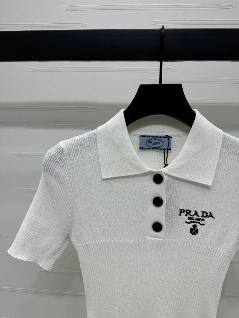 Low-cost Prada T-Shirts