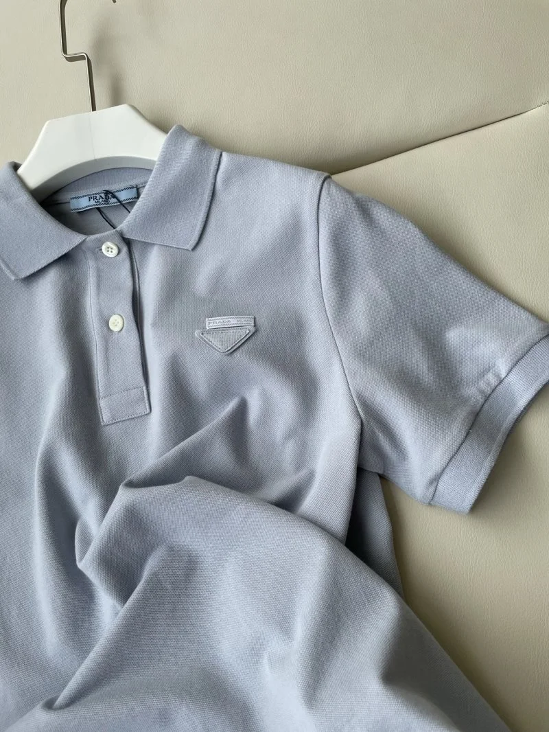Low-cost Prada T-Shirts