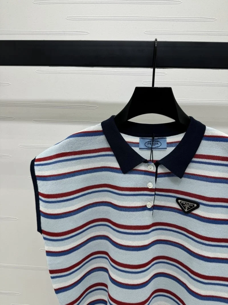 High fidelity Prada T-Shirts