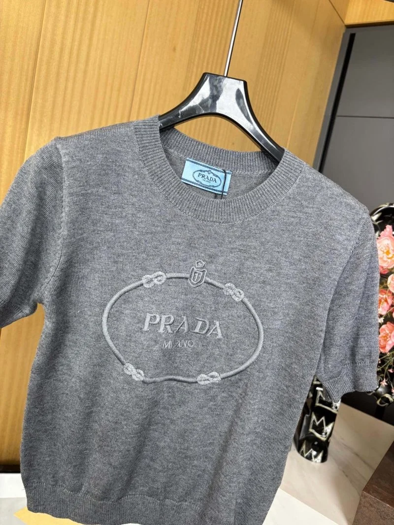 Inexpensive Prada T-Shirts