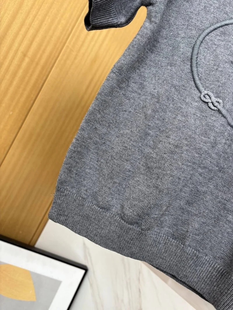 Inexpensive Prada T-Shirts