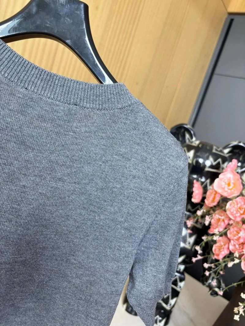 Inexpensive Prada T-Shirts