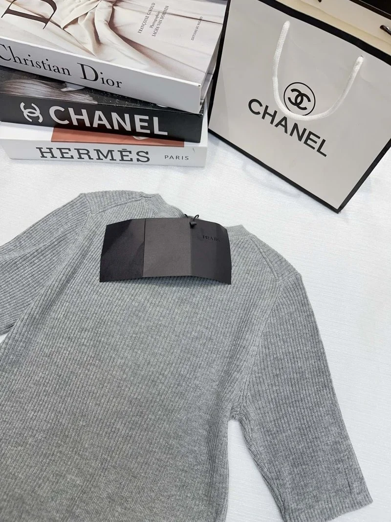 Cut-rate Prada T-Shirts
