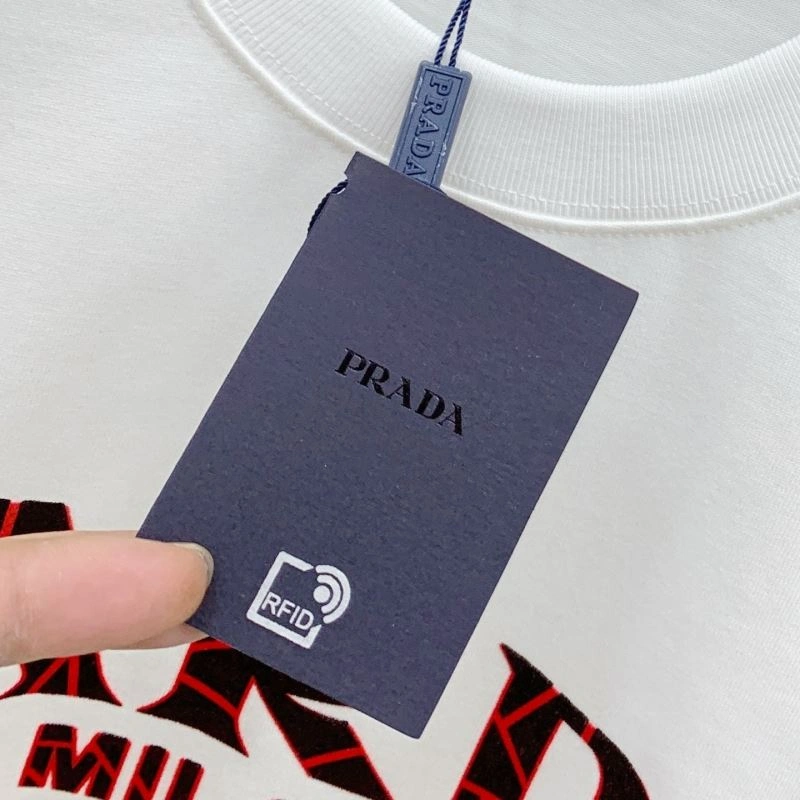 Low-cost Prada T-Shirts