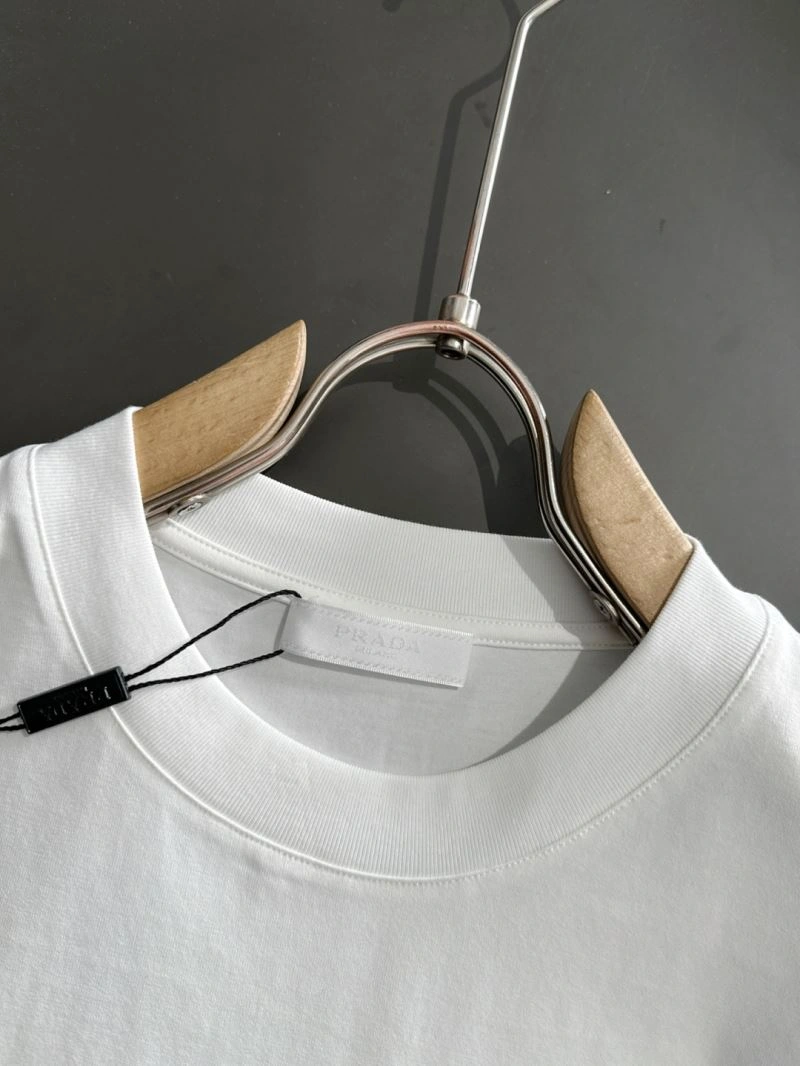 Low-cost Prada T-Shirts