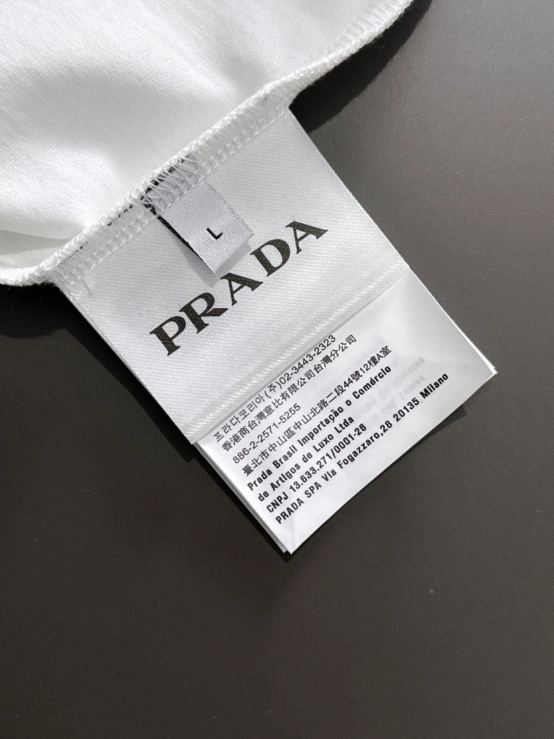 Low-cost Prada T-Shirts