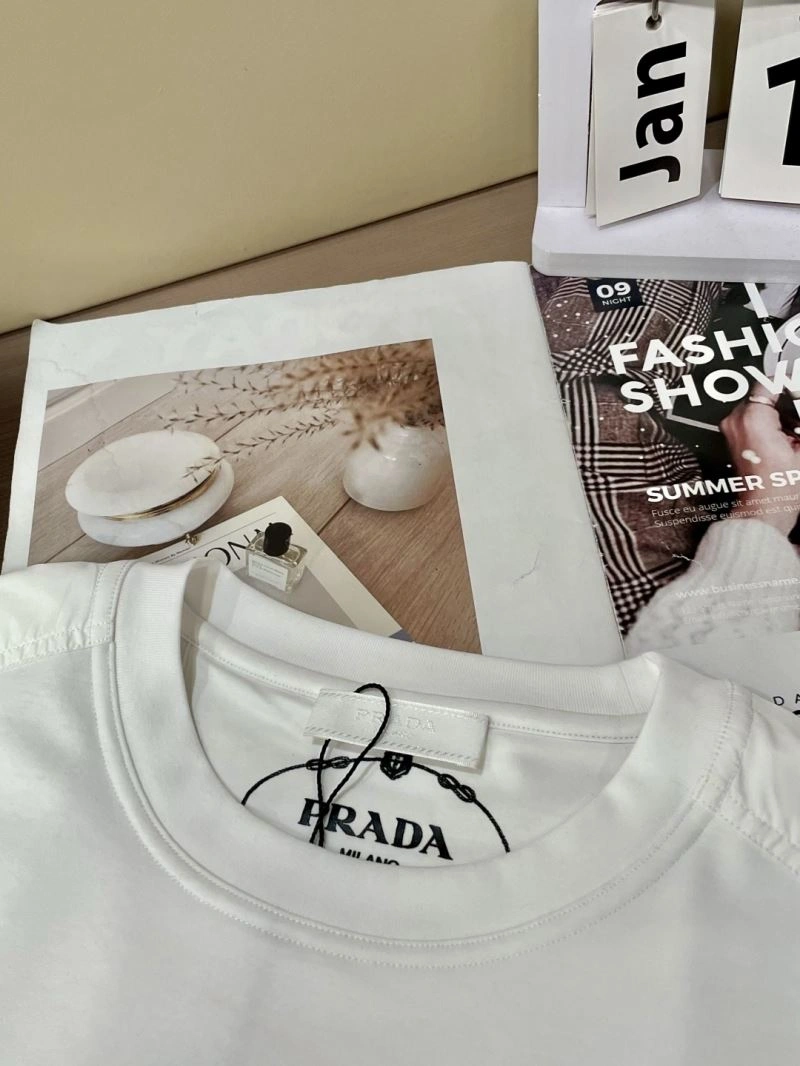 High fidelity Prada T-Shirts