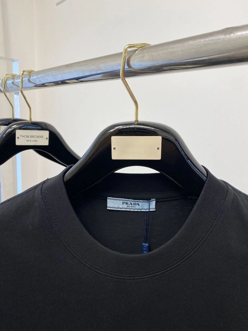 Low-cost Prada T-Shirts