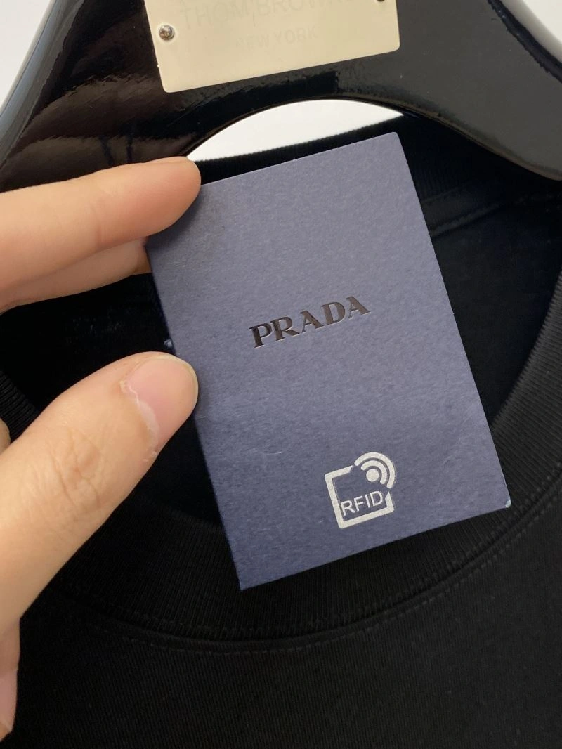 Low-cost Prada T-Shirts