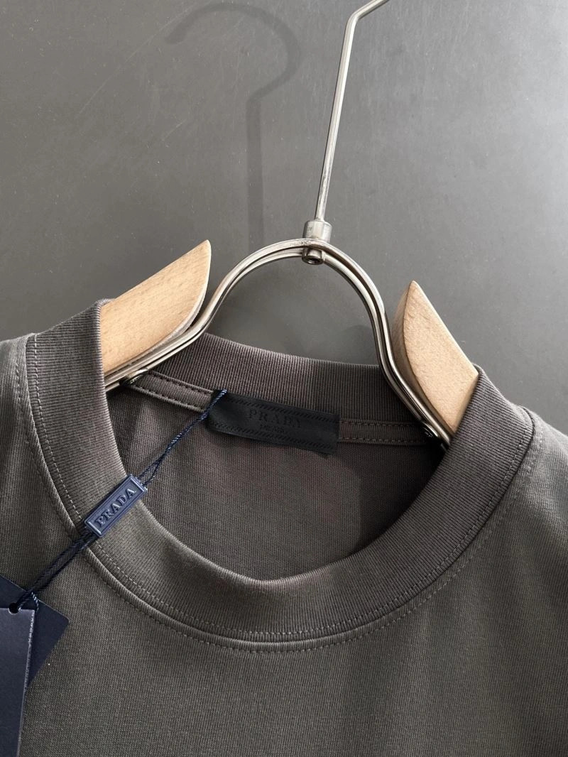 Accurate model Prada T-Shirts
