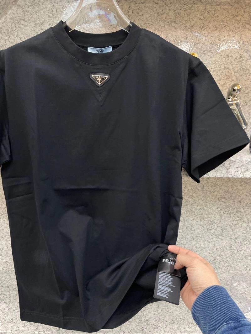 High fidelity Prada T-Shirts