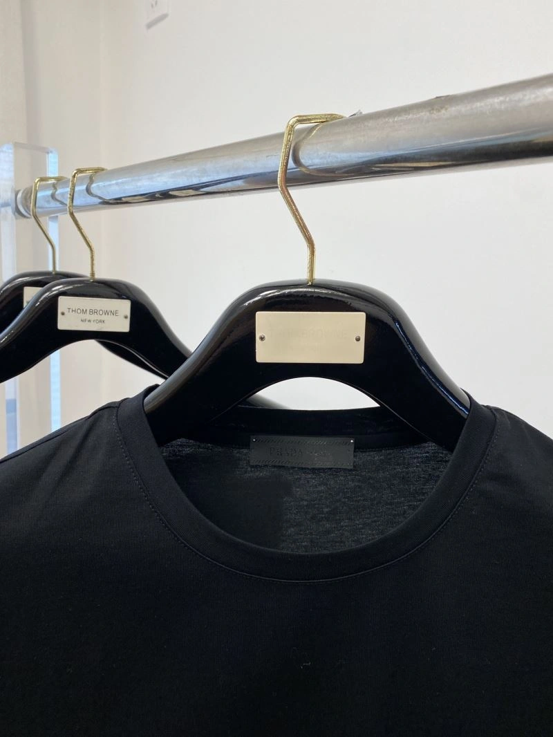 Low-cost Prada T-Shirts