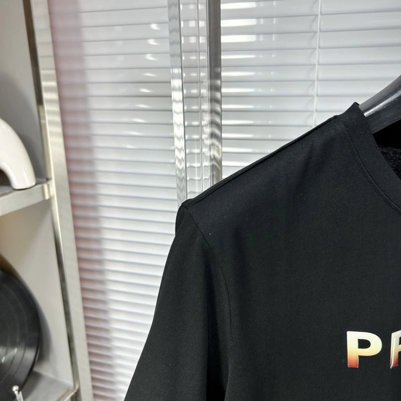 Inexpensive Prada T-Shirts