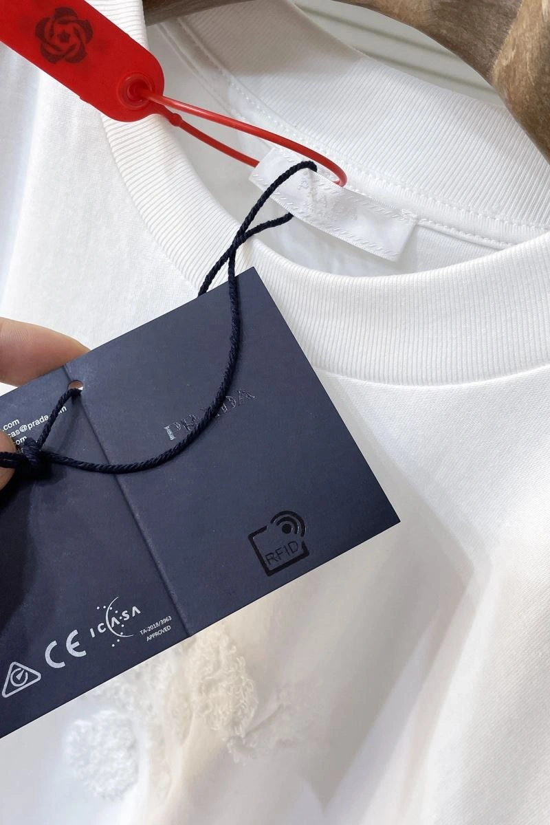 Bargain Prada T-Shirts