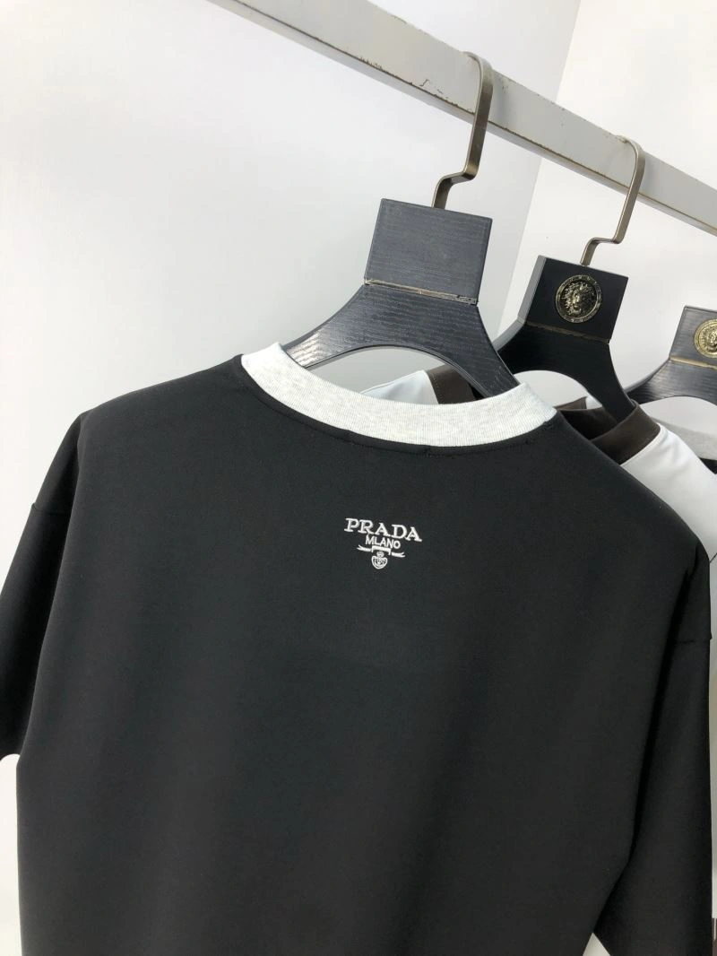 Low-cost Prada T-Shirts