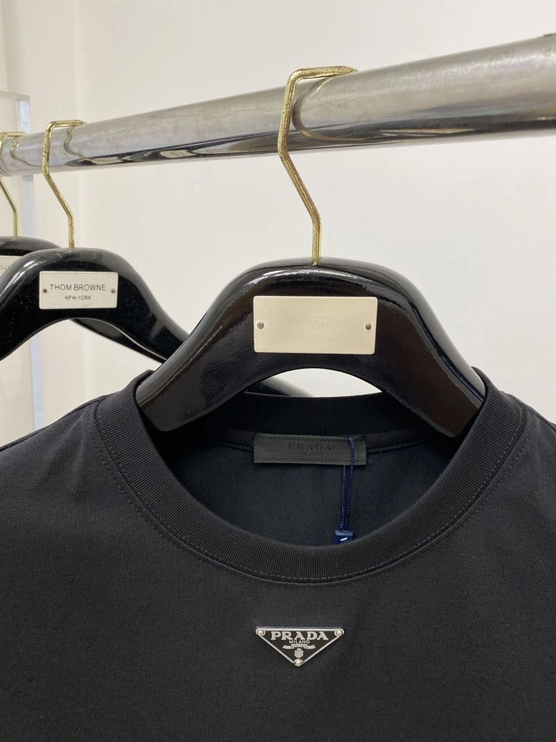 Accurate model Prada T-Shirts