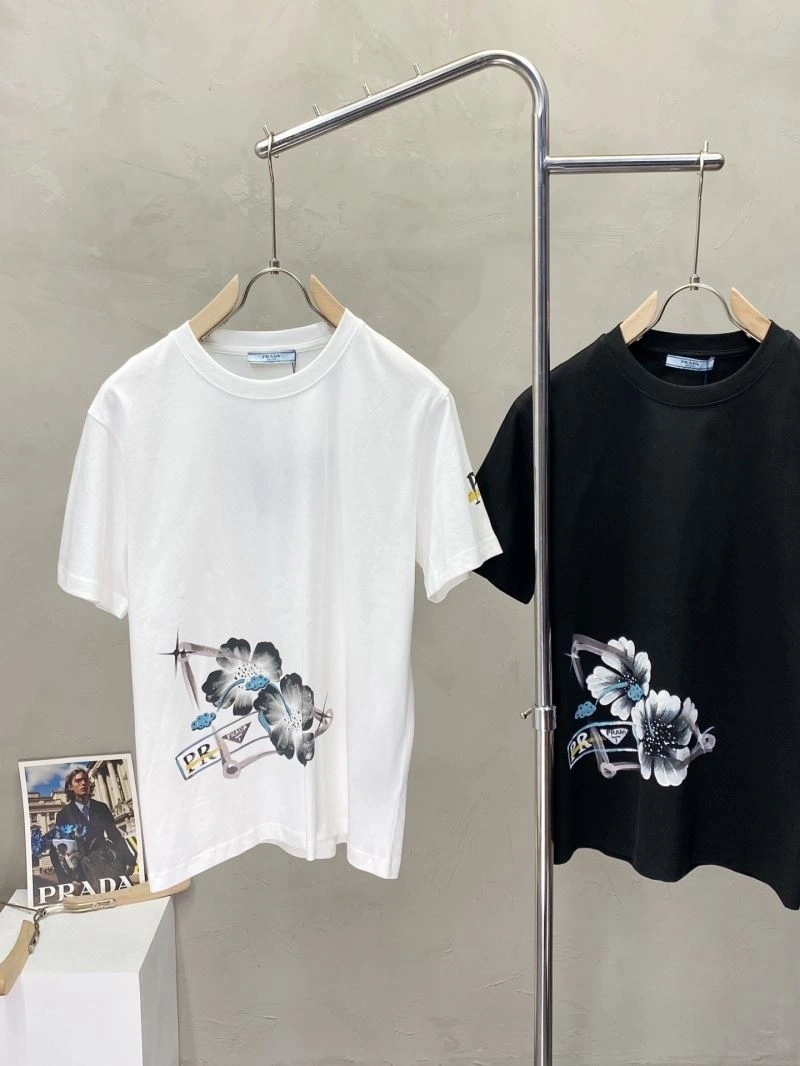 Inexpensive Prada T-Shirts