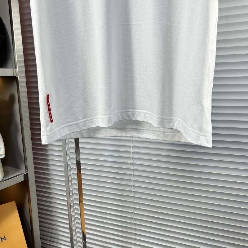 Low-cost Prada T-Shirts