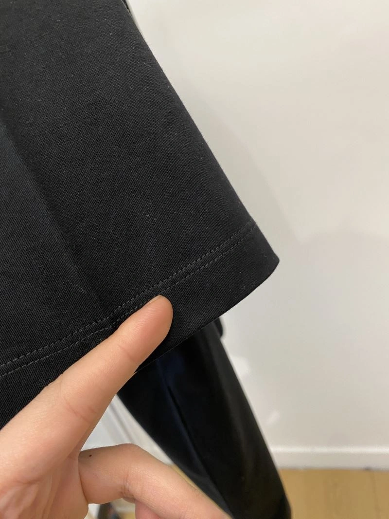 Inexpensive Prada T-Shirts