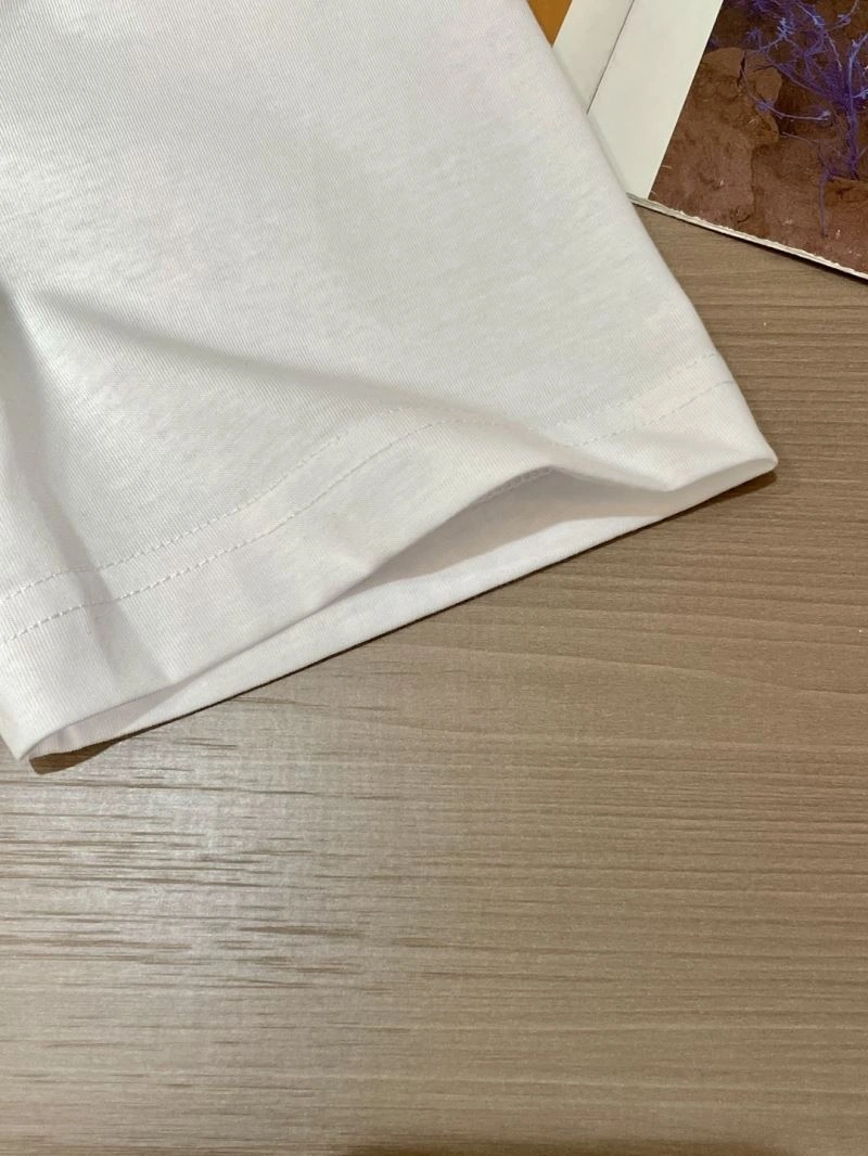 Low-cost Prada T-Shirts