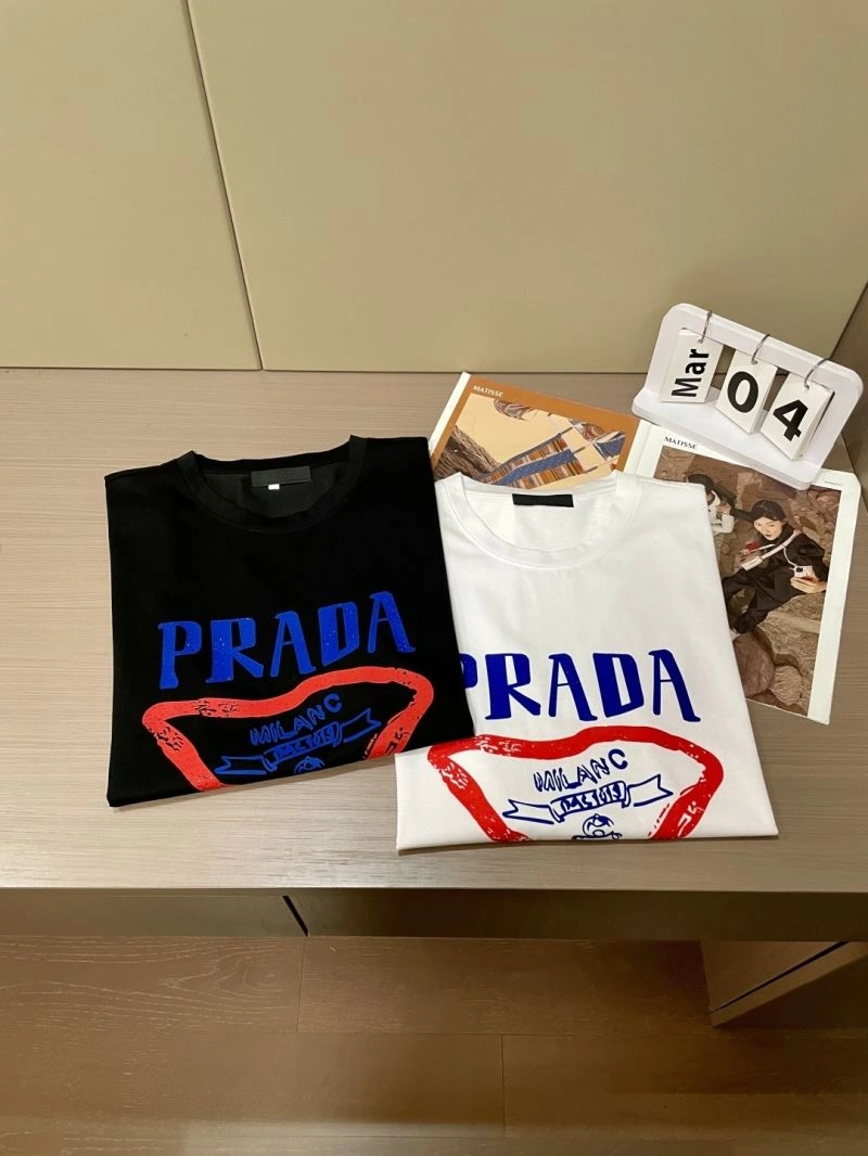 Low-cost Prada T-Shirts