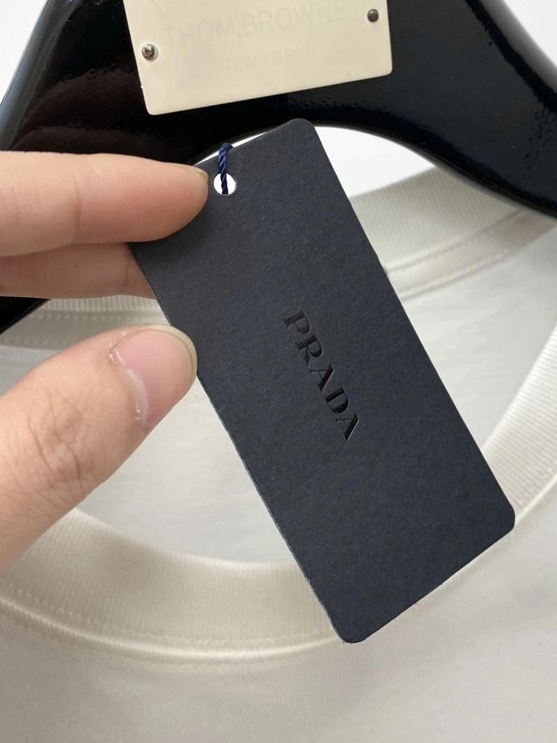Low-cost Prada T-Shirts