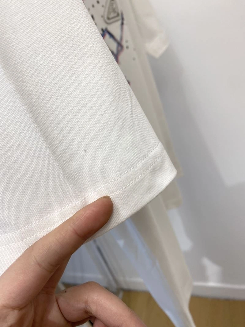 Low-cost Prada T-Shirts