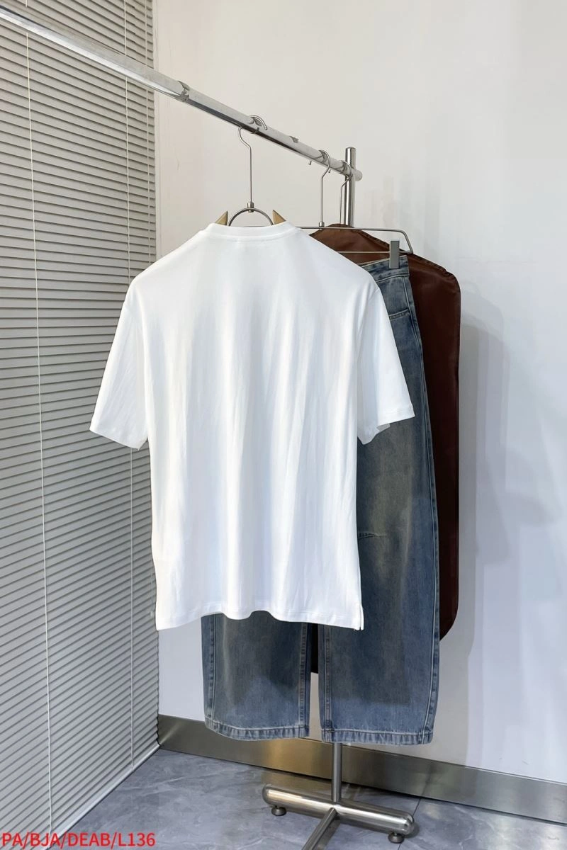 Low-cost Prada T-Shirts
