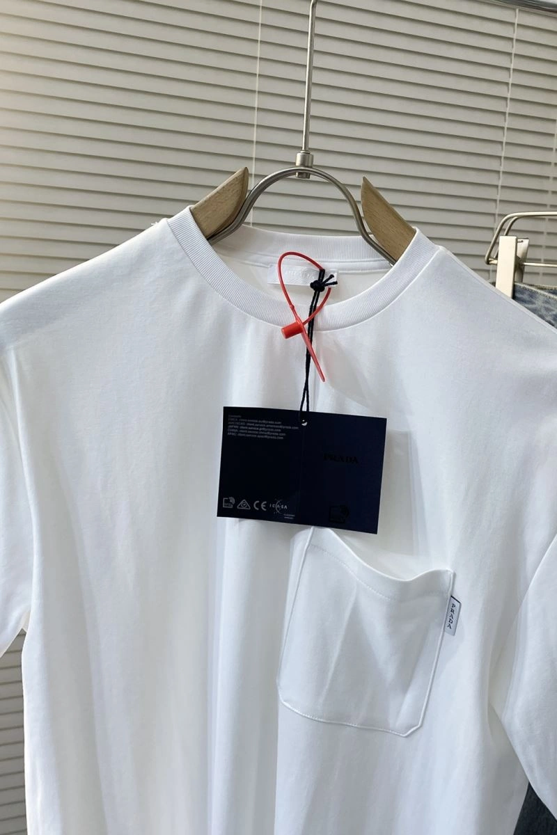 Low-cost Prada T-Shirts