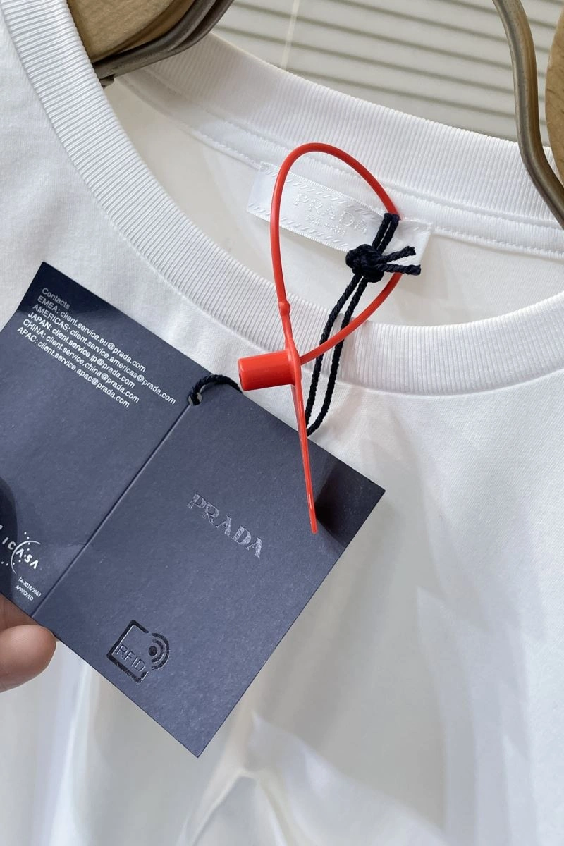 Low-cost Prada T-Shirts
