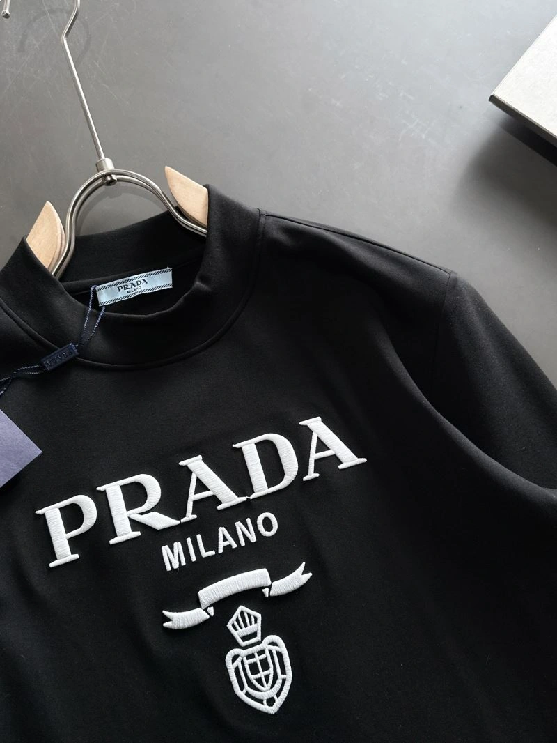 Low-cost Prada T-Shirts