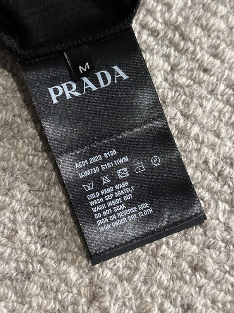 Low-cost Prada T-Shirts