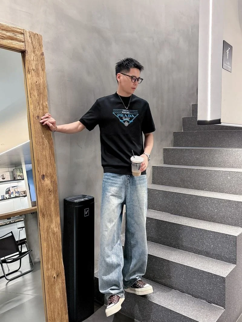 Inexpensive Prada T-Shirts