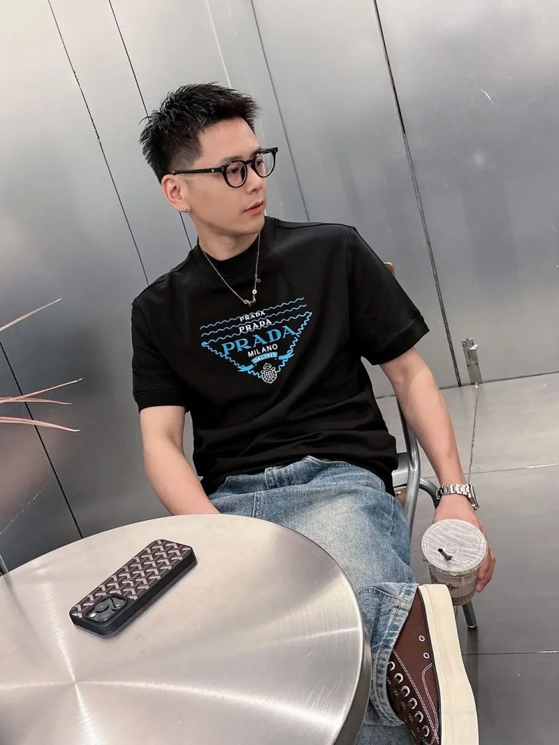 Inexpensive Prada T-Shirts