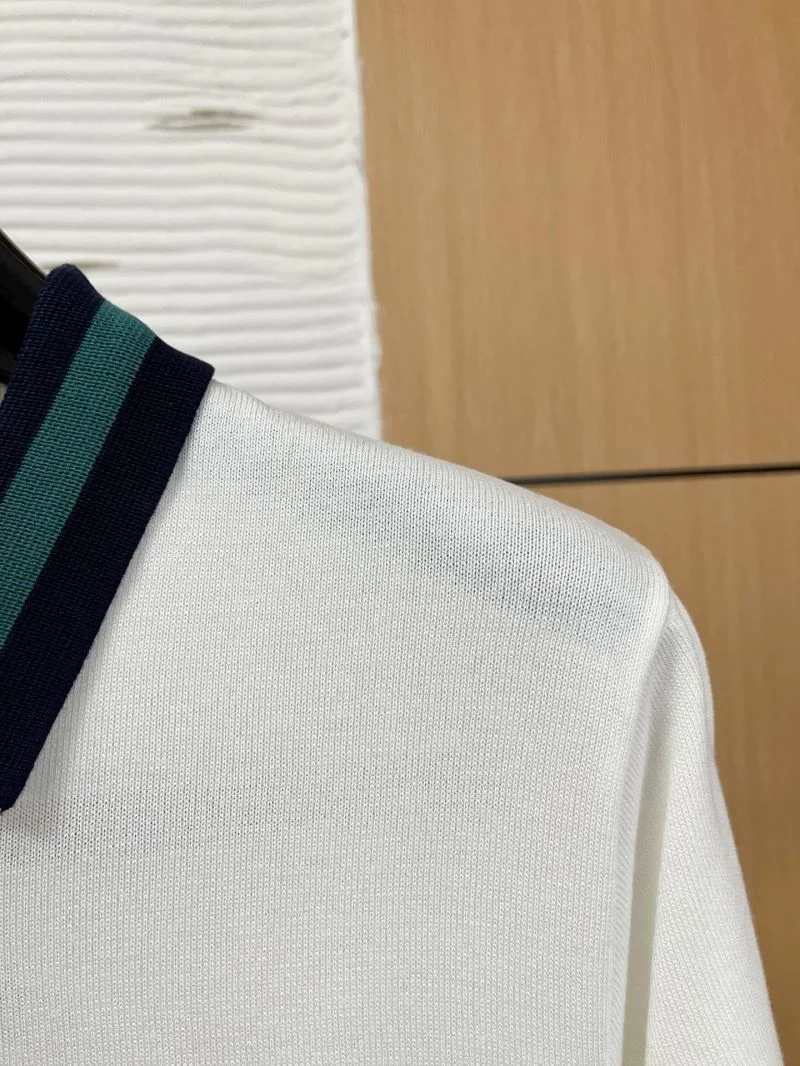 Low-cost Prada T-Shirts