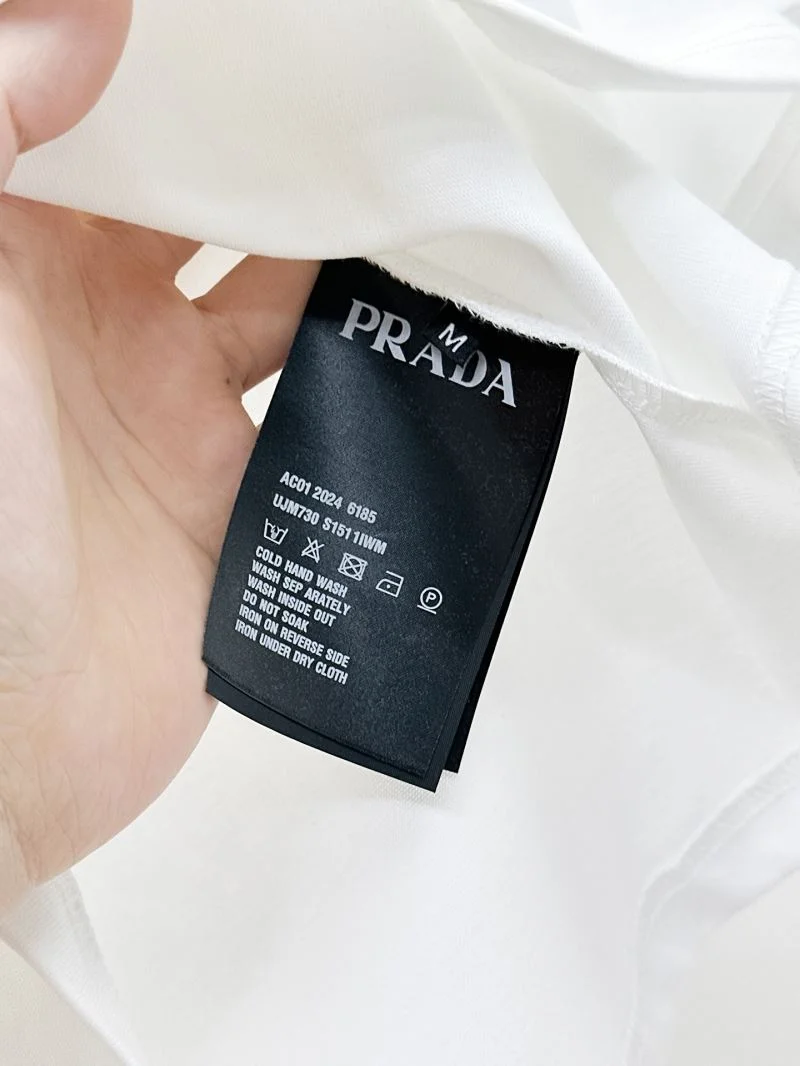 Low-cost Prada T-Shirts