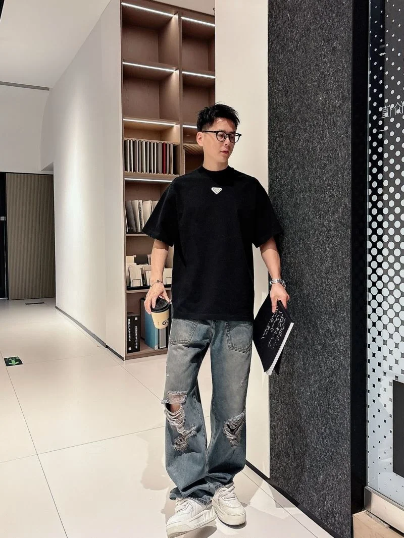 High fidelity Prada T-Shirts