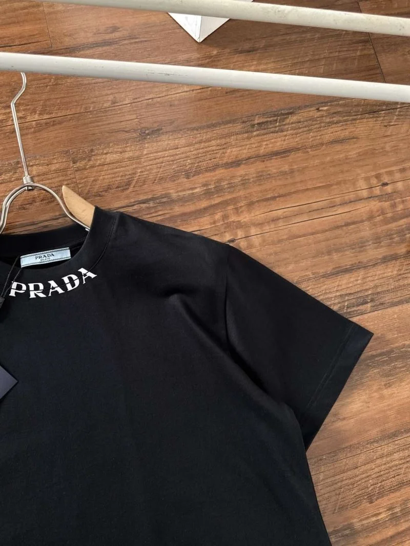 Low-cost Prada T-Shirts