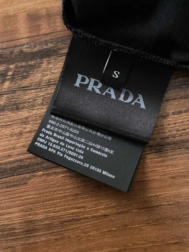 Low-cost Prada T-Shirts