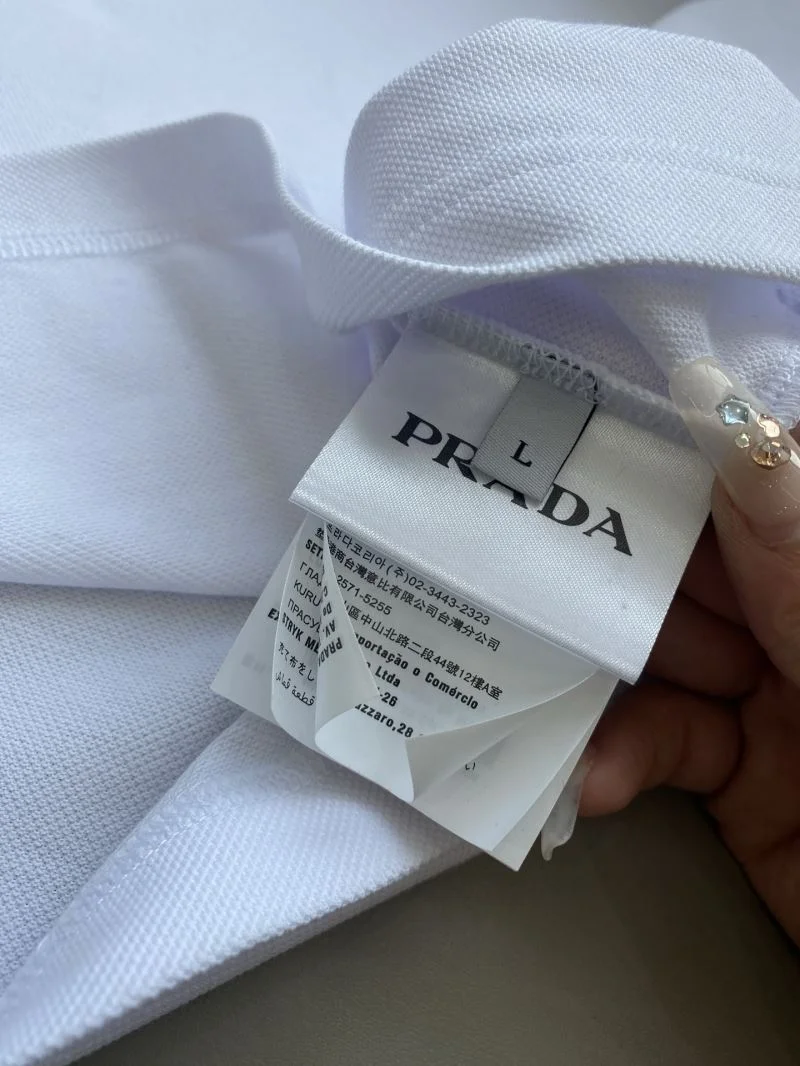High fidelity Prada T-Shirts