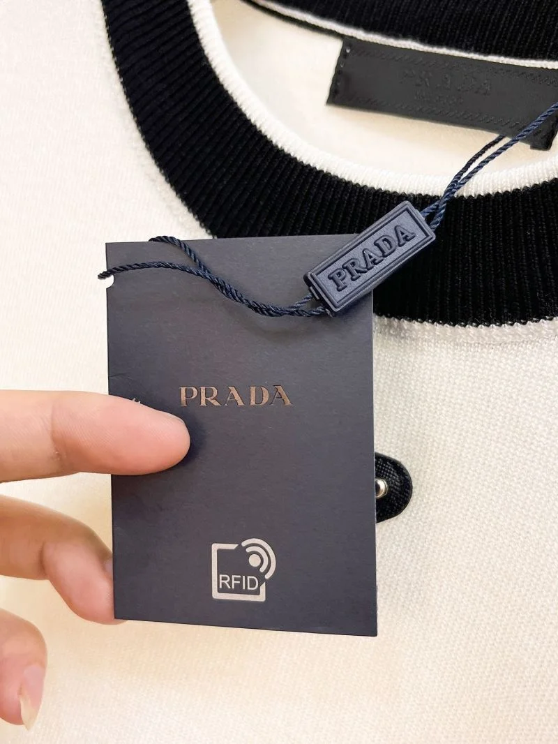 Accurate model Prada T-Shirts