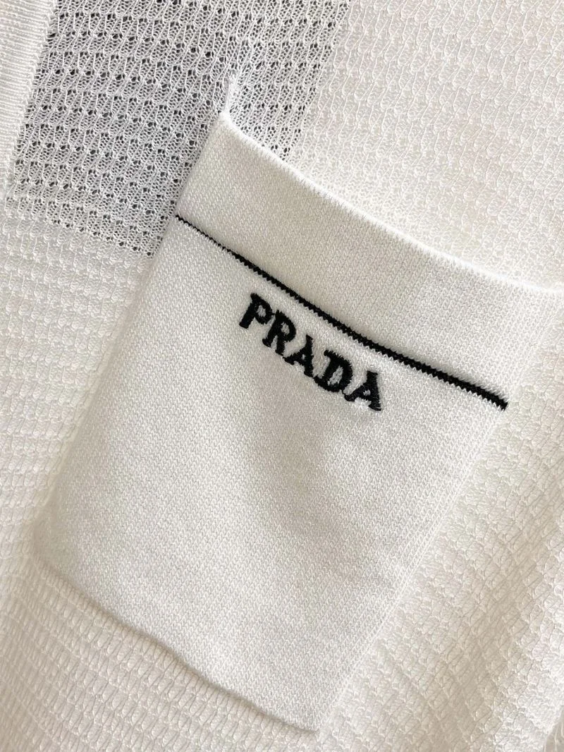 Low-cost Prada T-Shirts