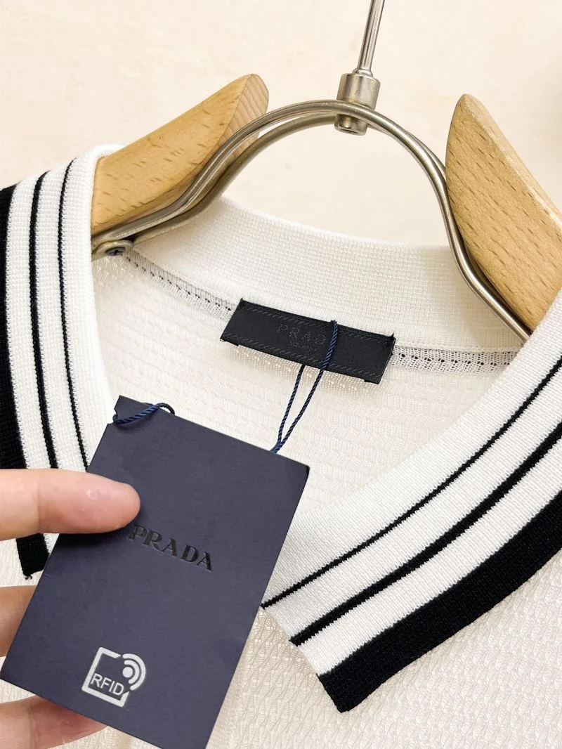 Low-cost Prada T-Shirts