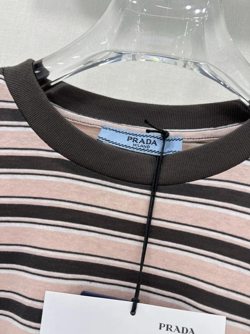 Low-cost Prada T-Shirts