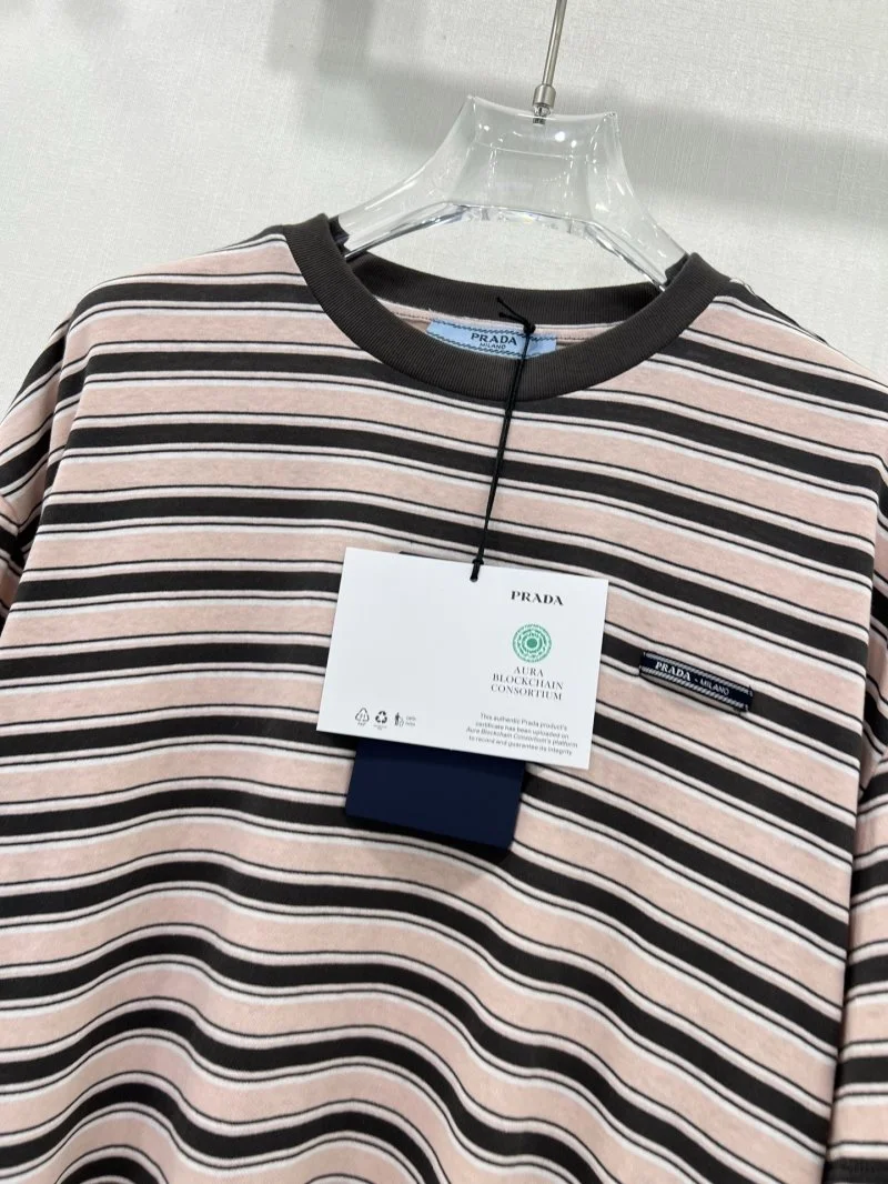 Low-cost Prada T-Shirts