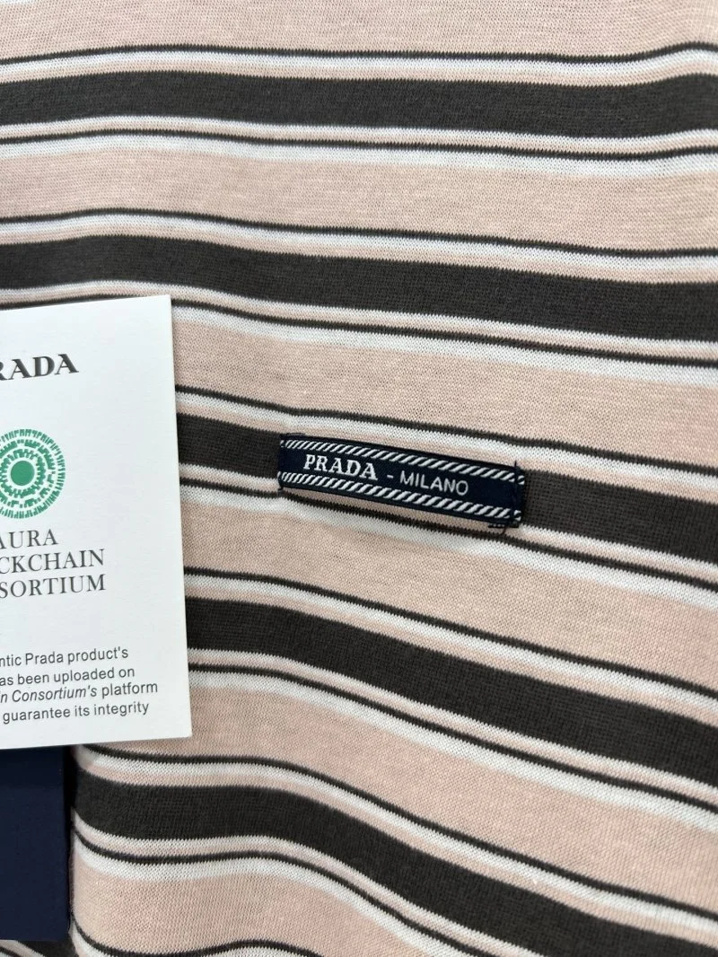 Low-cost Prada T-Shirts